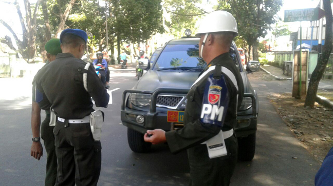POM Razia Kendaraan Milik Anggota TNI – Brindonews.com POM Razia Kendaraan Milik Anggota TNI – Brindonews.com