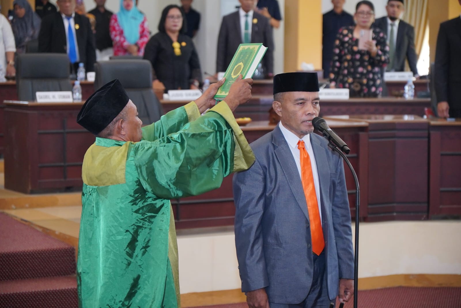 Ramli Sahdun Dilantik Jadi Anggota DPRD Halbar Gantikan Koleganya yang ... Ramli Sahdun Dilantik Jadi Anggota DPRD Halbar Gantikan Koleganya yang ...